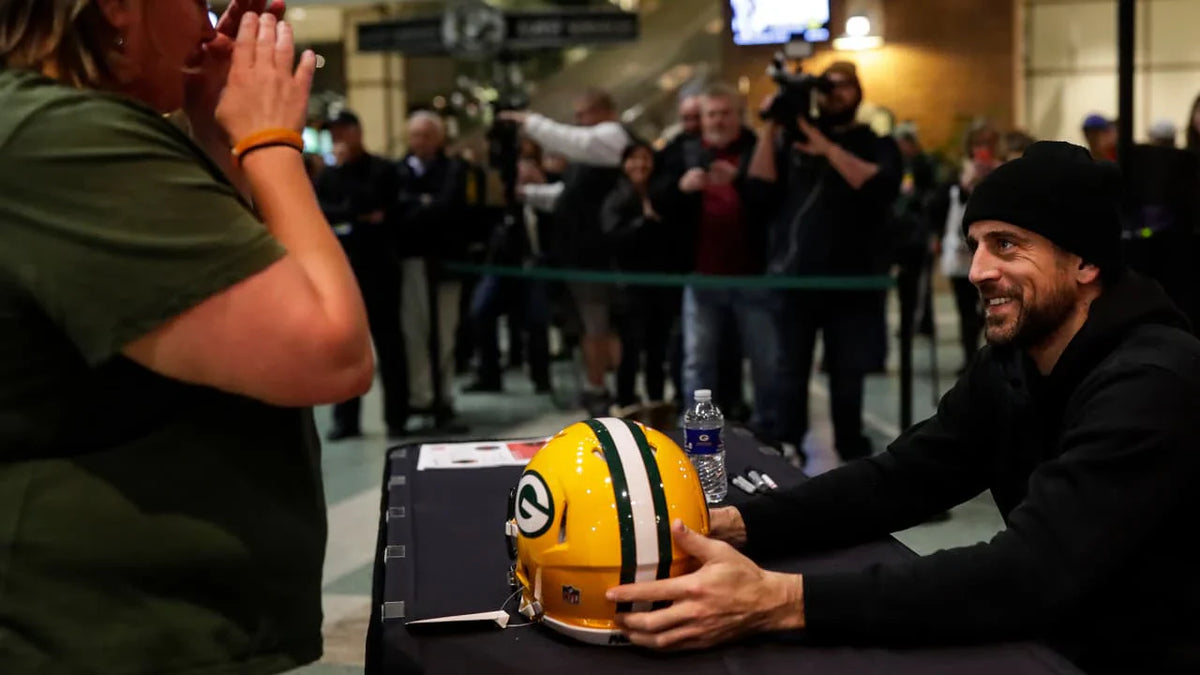 Autograph Signings - Dazzle Sports Marketing